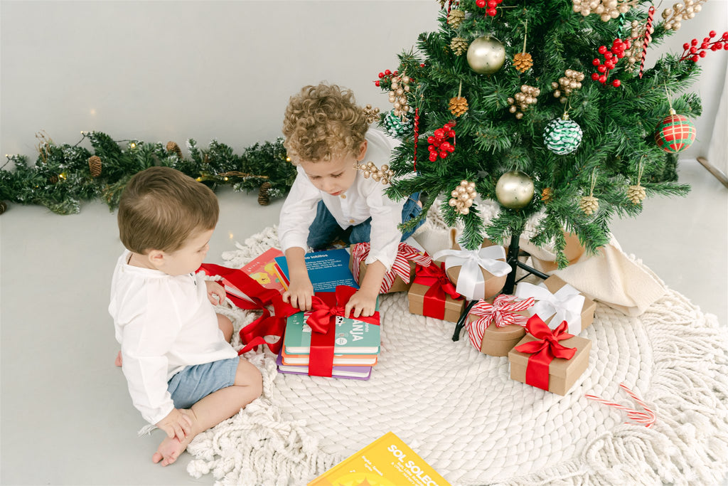 Three Ways to Reinforce Bilingualism During the Holidays – Binibi